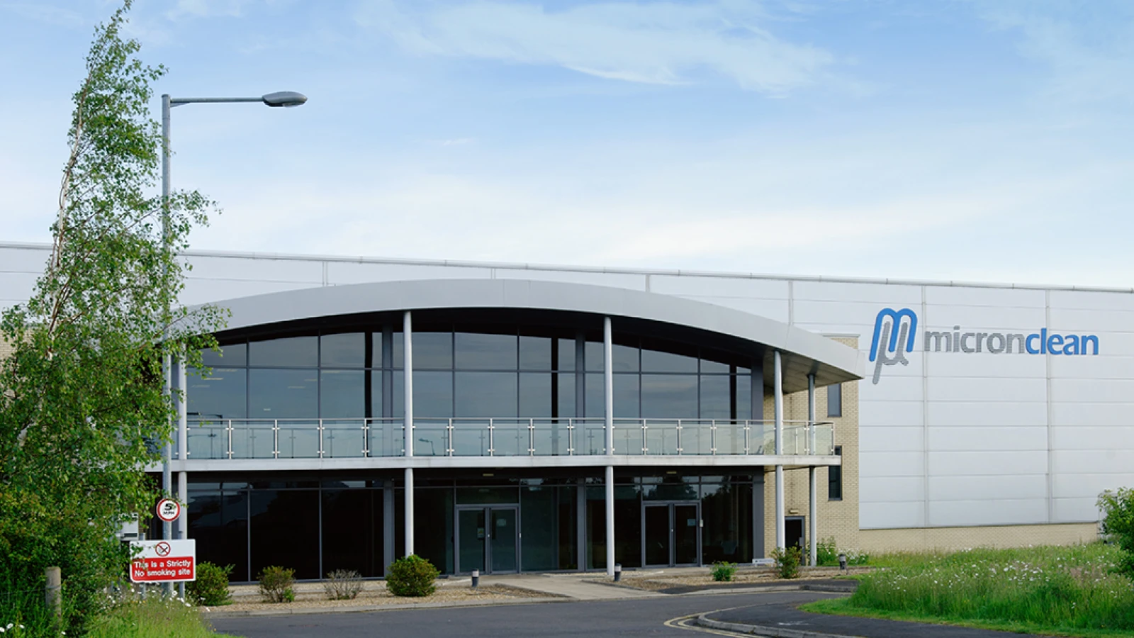 Class 6 Cleanroom Louth | Micronclean